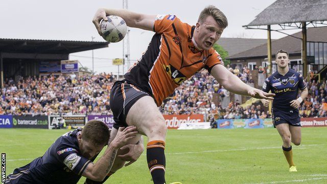 Widnes Vikings release Paddy Flynn and Setaimata Sa - BBC Sport