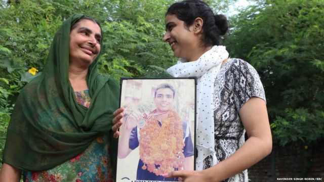 ਏਸ਼ੀਅਨ ਗੇਮਜ਼: ਅਰਪਿੰਦਰ ਦੀ ਜਿੱਤ ਨੂੰ ਪਿਤਾ ਨੇ ਸੁਨਹਿਰੀ ਅੱਖਰਾਂ 'ਚ ਇੰਜ ਸਜਾਇਆ ...