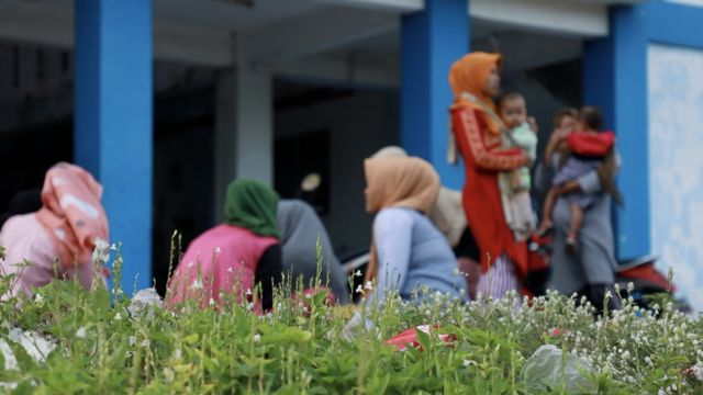 Ratusan pengungsi eks-Syiah kembali ke Sampang setelah dibaiat menjadi ...