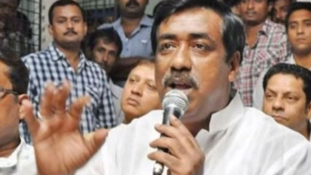 বাংলাদেশে নির্বাচনকে সামনে রেখে আওয়ামী লীগের মধ্যে কোন্দল বাড়ছে - BBC ...