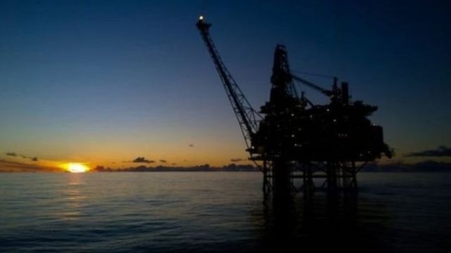 Neftin qiyməti 80 dollar oldu: Bu Azərbaycan üçün nə deməkdir? - BBC ...