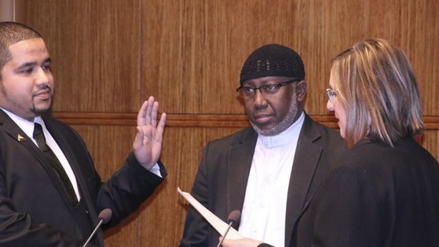 Qaasim Busuri : Madaxii masaajidka ee siyaasiga noqday - BBC News Somali