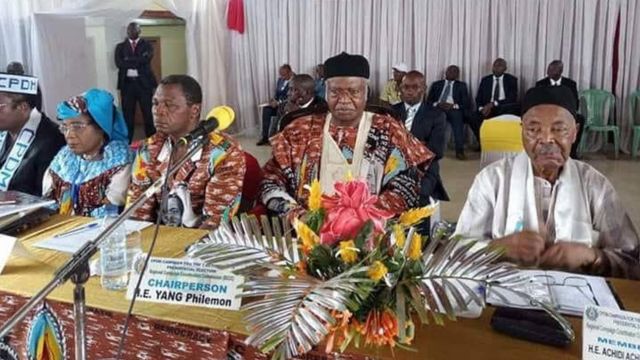 Cameroon presidential candidates don start sweet-tok voters - BBC News ...