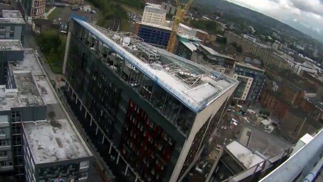 Queen opens new Strathclyde University technology centre - BBC News