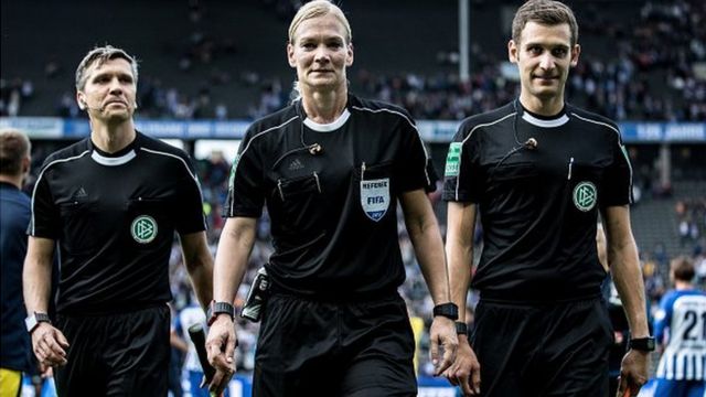 Germany: Steinhaus na di first female referee for male league - BBC ...