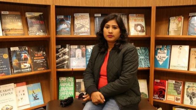 #100 Women: एक दलित लेखिका का 'अपना कोना' - BBC News हिंदी