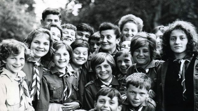 Književnost i Srbija: Desanka Maksimović, pesnikinja koja je pisala do ...