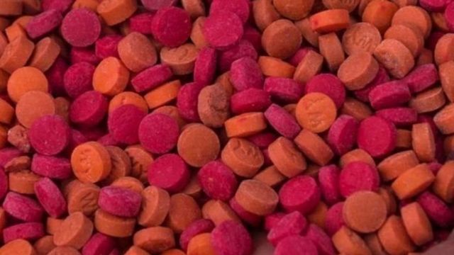 ইয়াবা, ফেনসিডিল, হেরোইন খেলে কী হয় - BBC News বাংলা