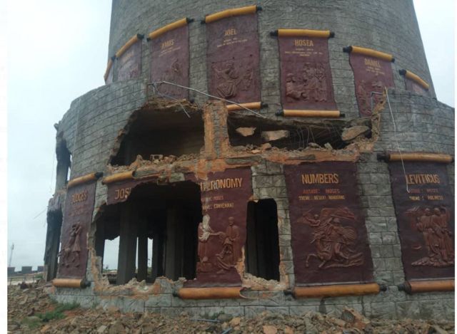 Rochas Okorocha: Onye kuturu akpụrụakpụ 'Akachi'? - BBC News Ìgbò