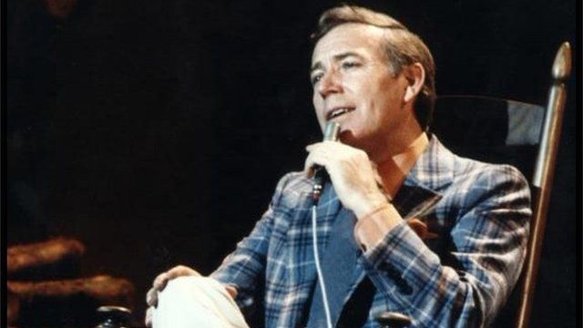 Val Doonican, Irish singer, dies at 88 - BBC News