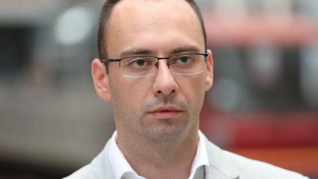 Srbi na kosovskim izborima: Igor Simić za BBC - O Milanu Radoičiću ...