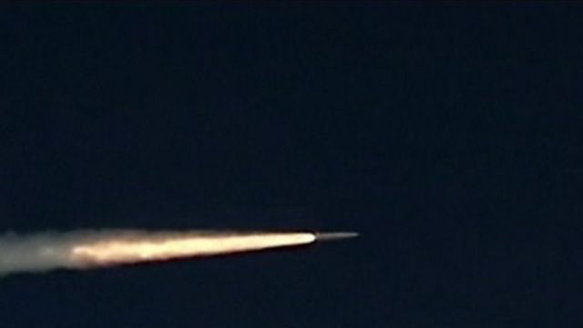 Rusia melakukan 'uji coba penembakan rudal hipersonik Kinzhal' - BBC ...