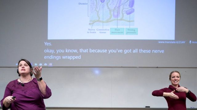 Programu ya Google inayofasiri na kutamka lugha ya ishara - BBC News ...