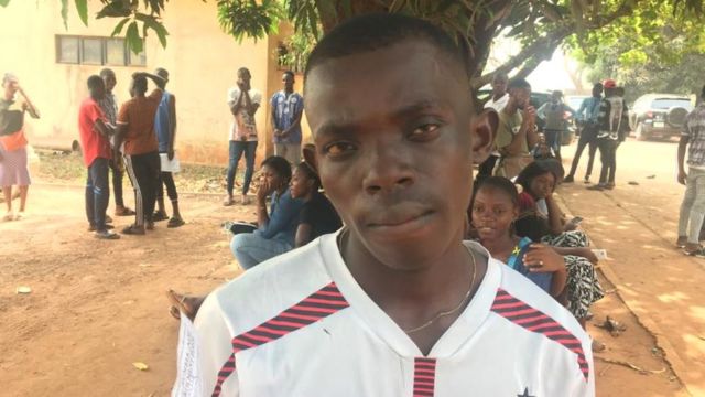 Ihe ụmụakwụkwọ chọrọ ide JAMB na-agabiga maka inweta akara NIN - BBC ...