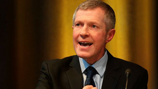 Willie Rennie makes education funding pledge - BBC News