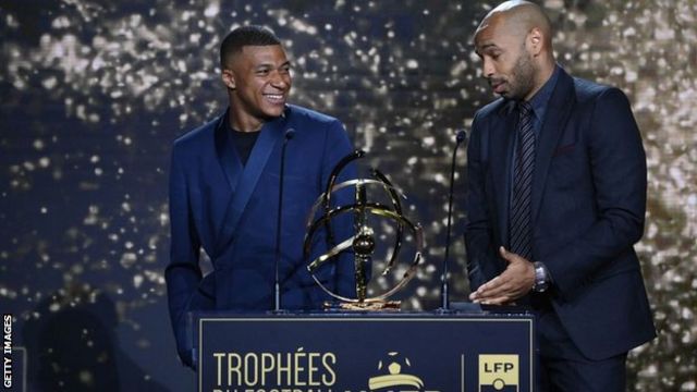 Francuska i fudbal: Napadač Kilijan Mbape ipak neće u Real Madrid - šta ...