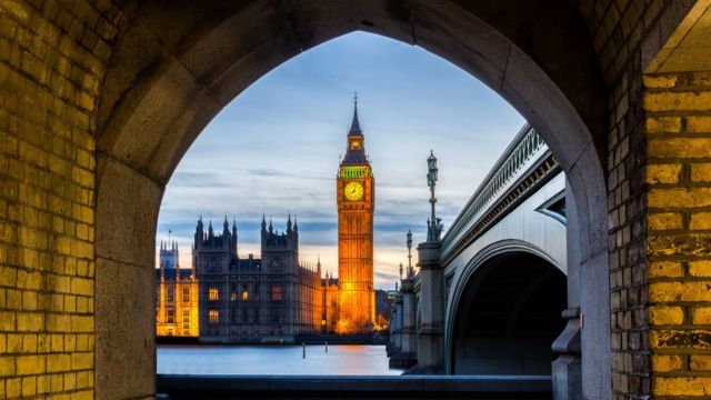 บิ๊กเบน อายุครบ 160 ปี ขณะที่การบูรณะมาถึงครึ่งทางแล้ว - BBC News ไทย