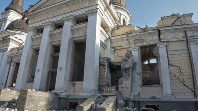 ロシアがオデーサ攻撃、大聖堂が破損 子供含む多数死傷 - BBCニュース