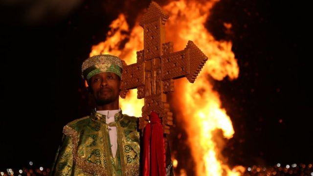 Ayyaana Masqalaa: Daamaraaf muka akkamiitu filatamaa? - BBC News Afaan ...