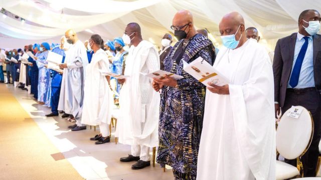 Shonekan's burial: Òní ní wọ́n yóò tẹ ara olóògbé Ernest Shonekan sí ...