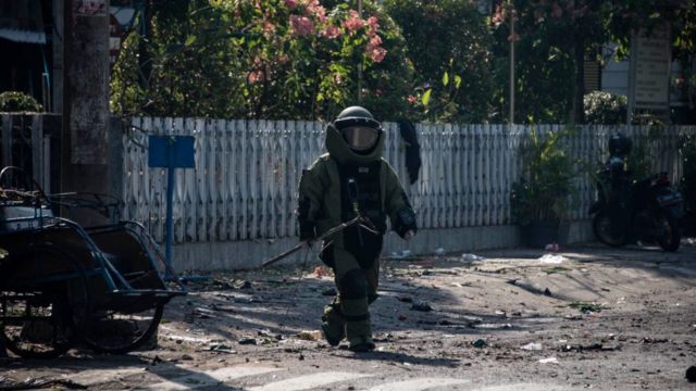 Galeri foto: Serangan bom atas tiga gereja di Surabaya - BBC News Indonesia Galeri foto: Serangan bom atas tiga gereja di Surabaya - BBC News Indonesia