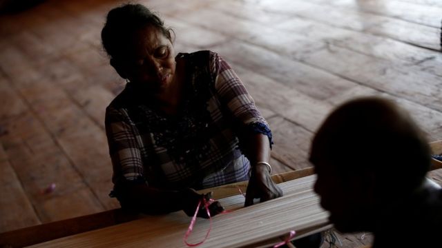 Kawin Tangkap: Kisah perempuan diculik untuk dinikahi di Sumba, 'menangis sampai tenggorokan ...