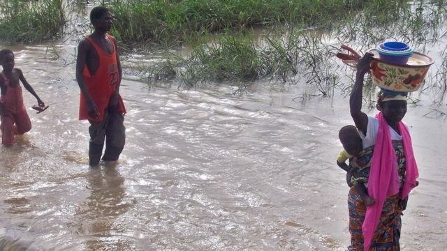 Ghana floods kill five pipo for Accra - BBC News Pidgin