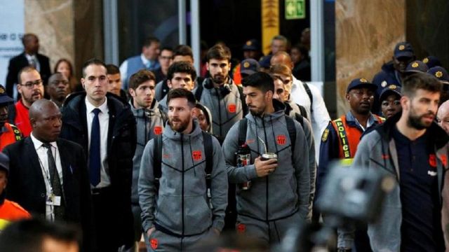 Lionel Messi awapagawisha mashabiki Afrika Kusini - BBC News Swahili