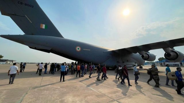 C-17 ग्लोबमास्टर: भारतीय रेस्क्यू मिशन के लिए संजीवनी कैसे बना? - BBC News हिंदी