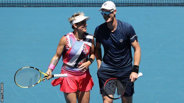Australian Open: Jamie Murray & Bethanie Mattek-Sands into mixed doubles semis - BBC Sport