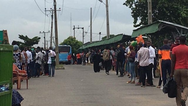 Nigeria lockdown: How Lagos, Abuja dey observe relaxation of coronavirus lockdown - BBC News Pidgin