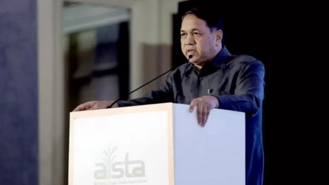 शरद पवार यांच्यावर लवासा प्रकरणी कोर्टाचे ताशेरे, 'पवारांना प्रकल्पात ...