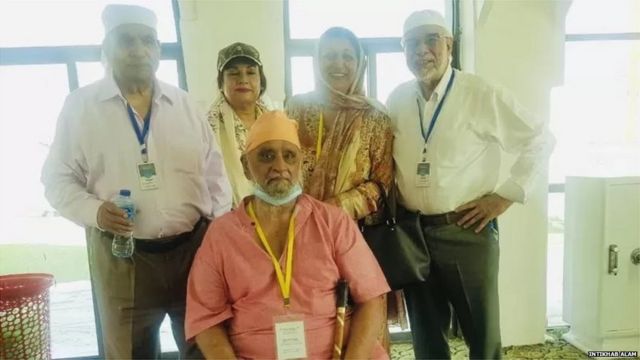 ਵ੍ਹੀਲਚੇਅਰ 'ਤੇ ਕਰਤਾਰਪੁਰ ਪਹੁੰਚੇ ਬਿਸ਼ਨ ਸਿੰਘ ਬੇਦੀ ਜਦੋਂ ਆਪਣੇ 60 ਦੇ ਦਹਾਕੇ ਦੇ ...