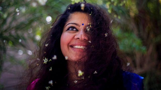 చర్చనీయాంశమైన 'పాలిచ్చే తల్లి' ఫొటో! - BBC News తెలుగు