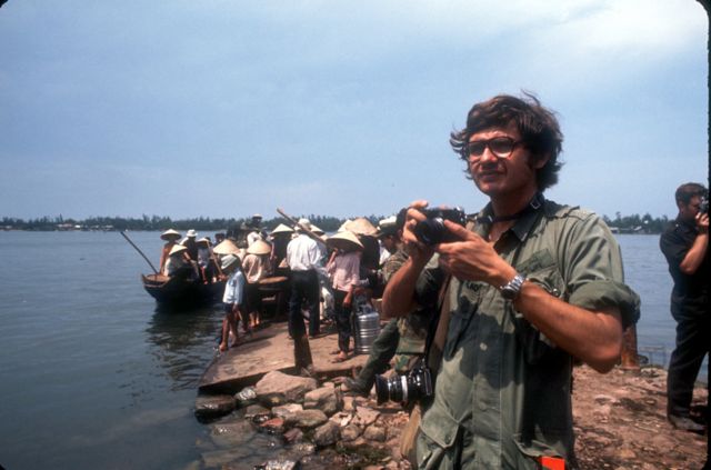 Dirck Halstead, nổi tiếng với các bức hình về cuộc chiến VN, vừa qua ...