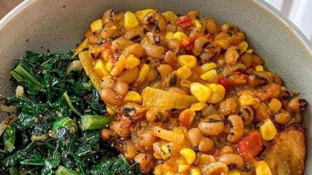 Corn meal: Ụzọ ị ga-eji sie ọka ọ ghọọ eri-amịcha-ọnụ - BBC News Ìgbò