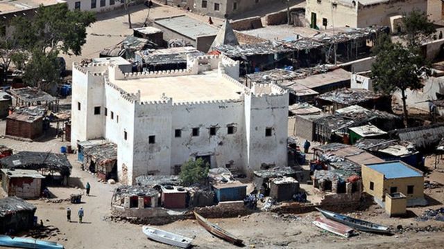 Jeshi laukomboa mji wa Qandala kutoka kwa IS Somalia - BBC News Swahili