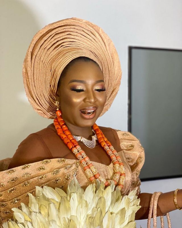 Lateef Adedimeji ti gbé Adebimpe Oyebade ní ìyawó - BBC News Yorùbá