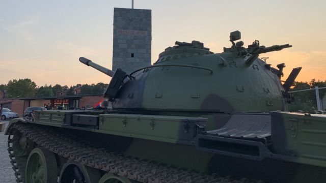 Tenk ispred Zvezdinog stadiona: Zašto je postavljen i šta će biti sa ...