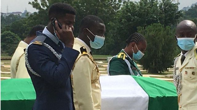 Tolulope Arotile burial: Video and pictures in military cemetery for ...