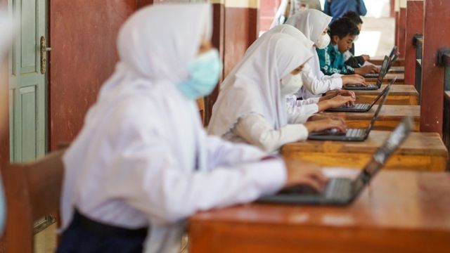 Vaksin covid: Kalangan guru dan pakar kesehatan desak tingkat vaksinasi ...