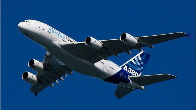 A380:Ndege ya mwisho kubwa zaidi yakabidhiwa mmiliki wake mpya - BBC ...