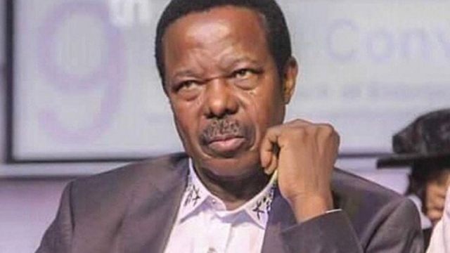 Sunny Ade: Ebenezer Obey sọ pé onírẹ̀lẹ̀ ènìyàn ni - BBC News Yorùbá