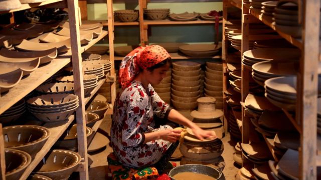 Fotogalereya: 8 mart - Oʻzbekistonda gul bayrami hamdir - BBC News O'zbek