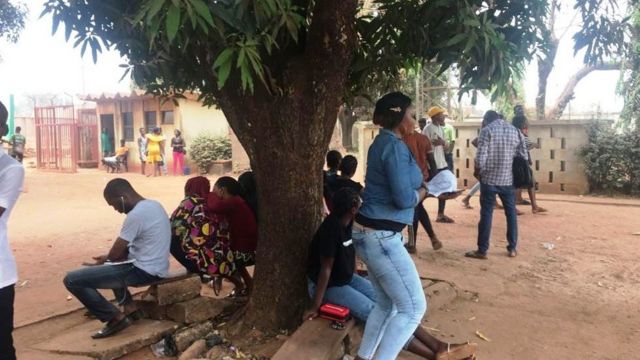 Ihe ụmụakwụkwọ chọrọ ide JAMB na-agabiga maka inweta akara NIN - BBC ...