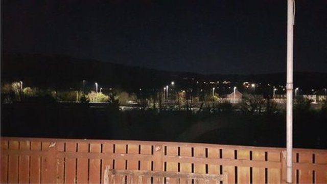 Dyddiadur Rhys: Hunan-ynysu gydag anabledd - BBC Cymru Fyw