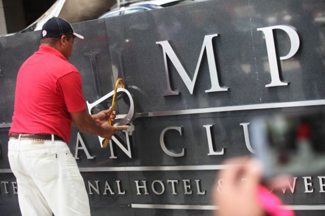 Por qué los dueños del hotel Trump en Panamá quieren cambiarle el nombre y desvincularse del ...