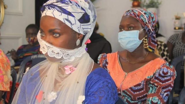 Risikat Azeez: Ìyàwó Gómìnà ìpínlẹ̀ Kwara mú ìlérí rẹ̀ ṣẹ, Risikat tí ...