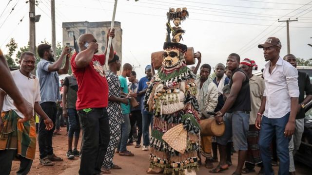 Igbo culture: O nwere ihe dị iche n'etiti omenaala na Ịgọ mmụọ? - BBC ...