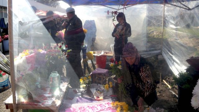 Fotogalereya: 8 mart - Oʻzbekistonda gul bayrami hamdir - BBC News O'zbek